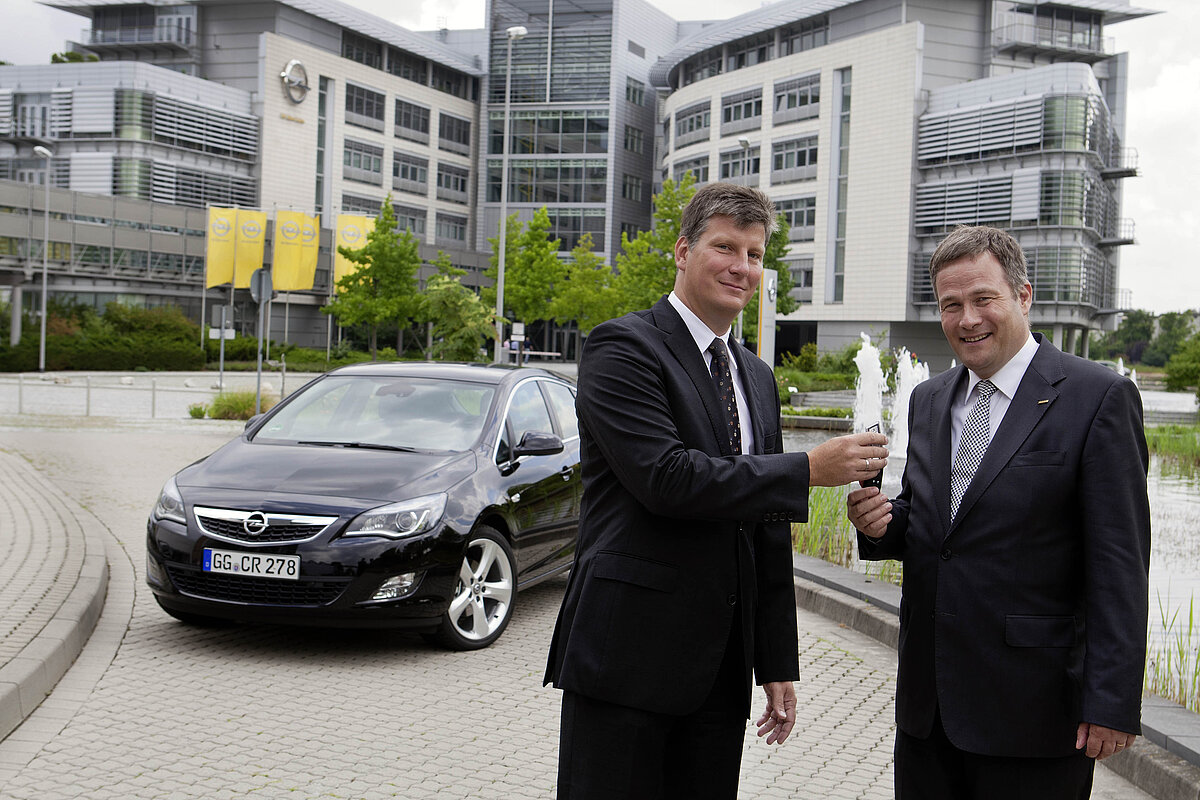 FKFS: Research in Motion: Uni Stuttgart wählt Opel Astra für ...